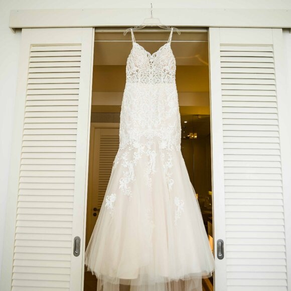 Brickhouse Bridal | Dresses | Preowned Wedding Dress Drycleaned And ...